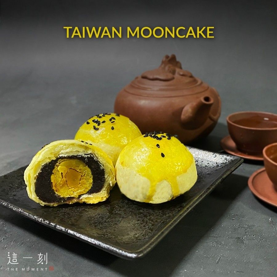 9 Types of Mooncakes You Must Try This Mid-Autumn!